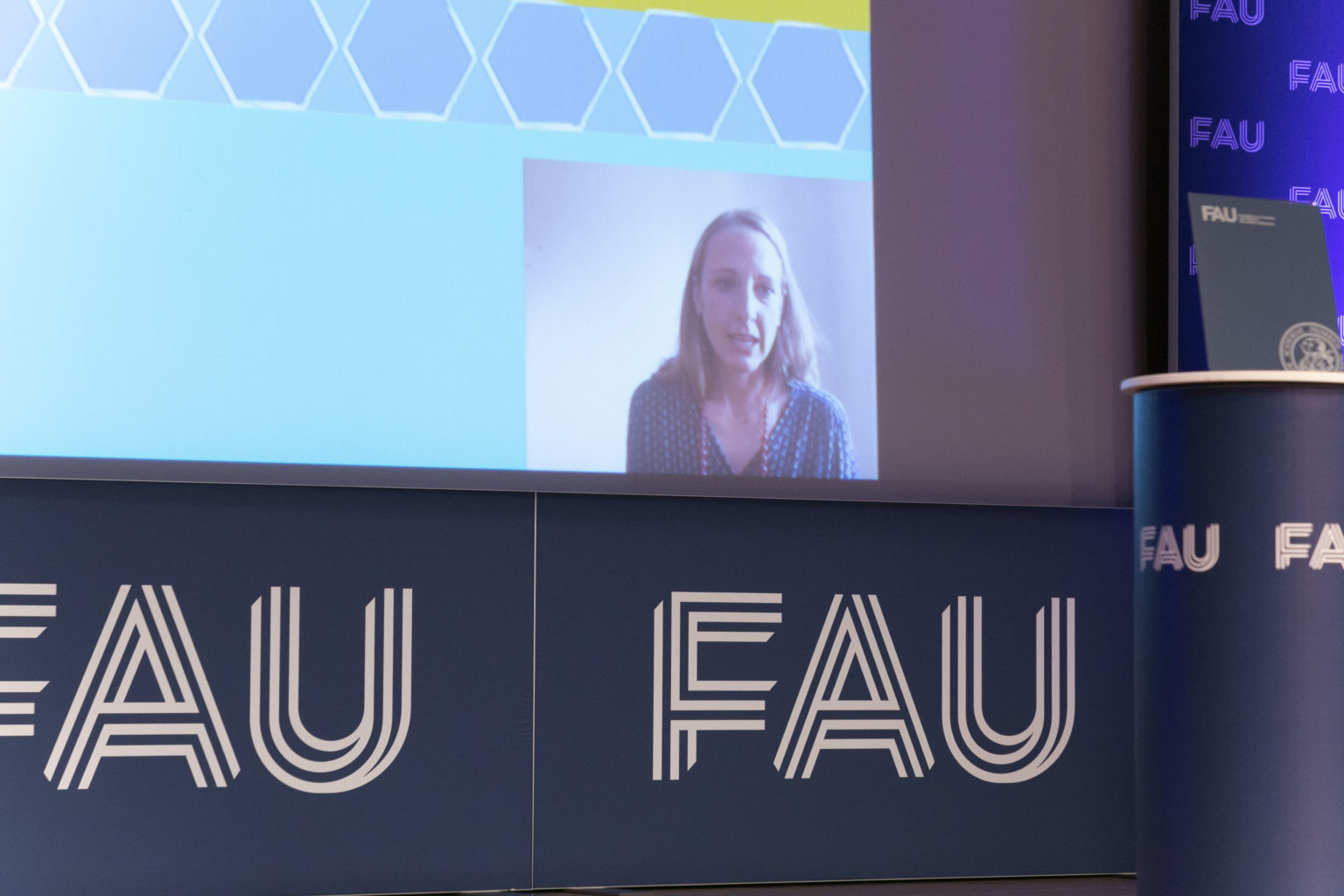 Prof. Dr. Juliane Engel - dies.fau.de