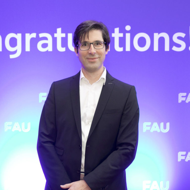 Dr. rer. nat. Dr. phil. Jens Kirchner - dies.fau.de